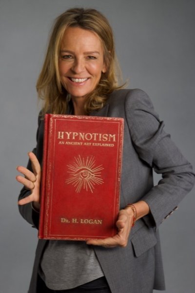 About Georgia Byng – Molly Moon's World